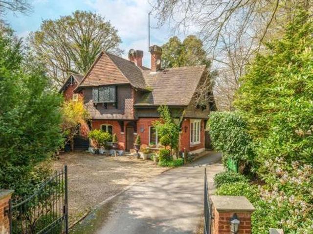3 Bedroom Cottage For Sale In Surrey