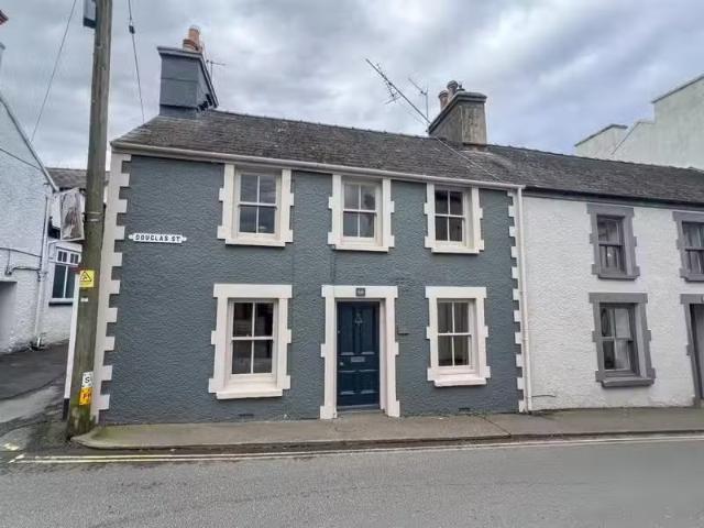 3 bedroom cottage for rent in 66 Douglas Street, Peel, IM5