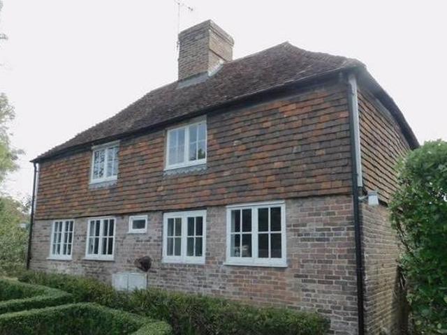 3 bedroom cottage for rent in Caldbec Hill Battle East Sussex TN33 0JS TN33
