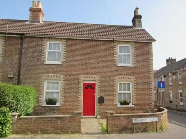 3 bedroom cottage for rent in Church Road, Ashley Cross, BH14