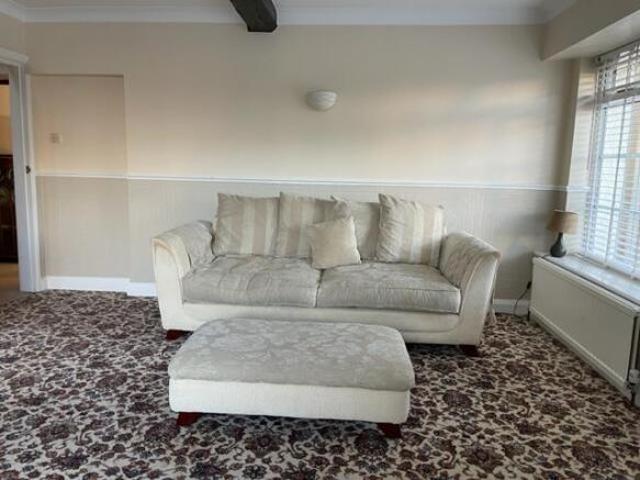 3 bedroom cottage for rent in Main Road, Ridgeway, S12