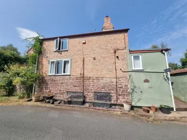 3 bedroom cottage for rent in ROOM ONLY Church Road, Newnham.