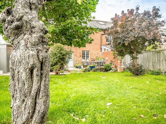 3 Bedroom Cottage House