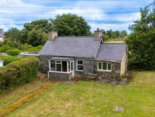 3 Bedroom Cottage House