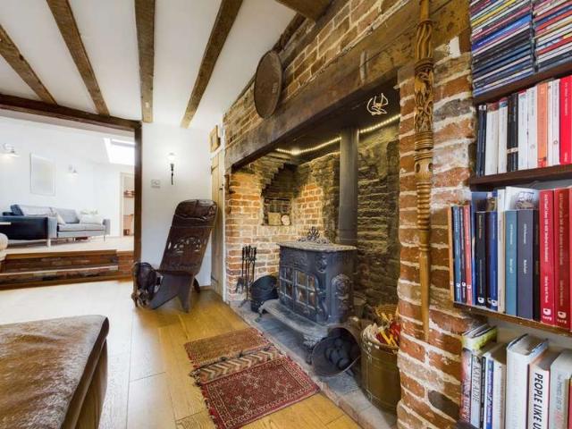 3 Bedroom Cottage House