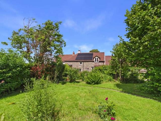 3 Bedroom Cottage House