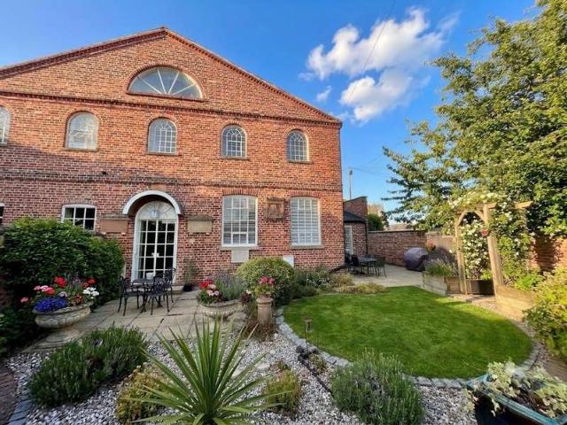 3 Bedroom Cottage House