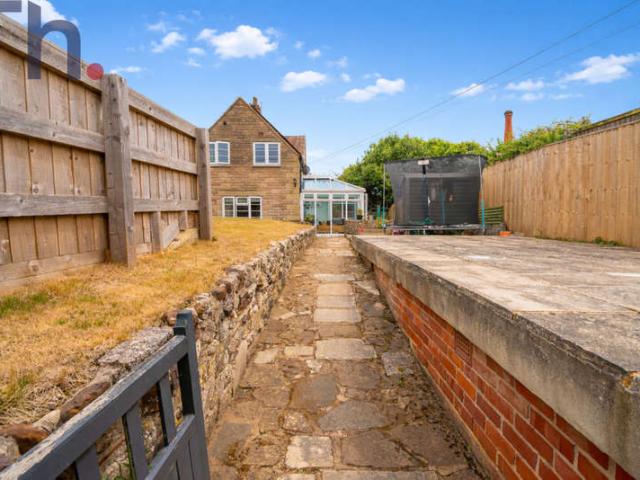 3 Bedroom Cottage House
