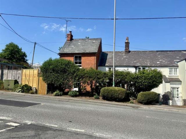3 Bedroom Cottage House