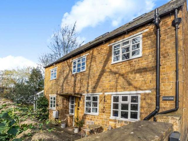 3 Bedroom Cottage House