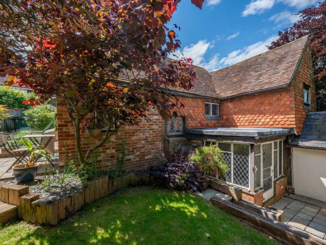2 Bedroom Cottage House