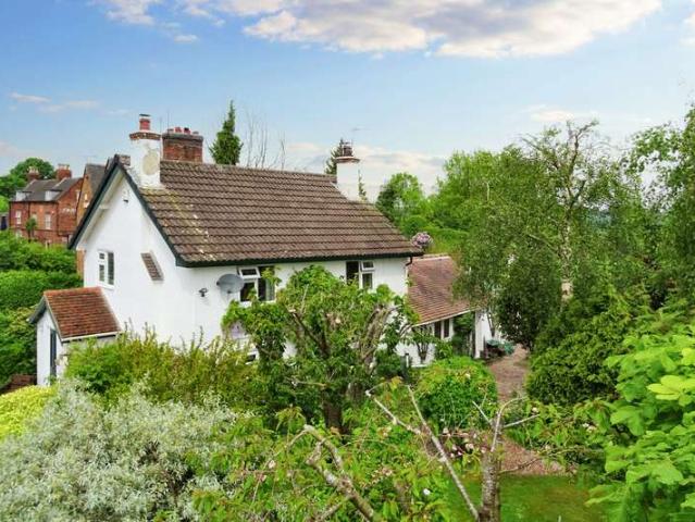 3 Bedroom Cottage House