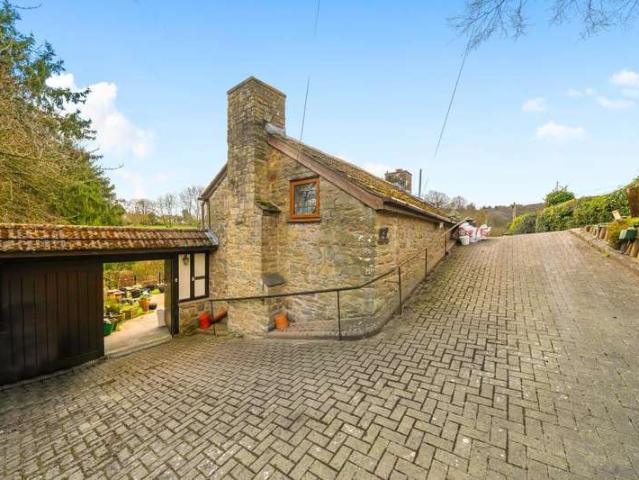 2 Bedroom Cottage House