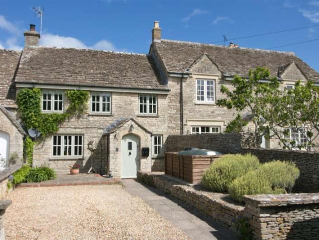 3 Bedroom Cottage House