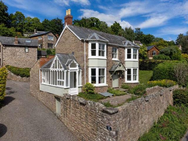 3 Bedroom Cottage House