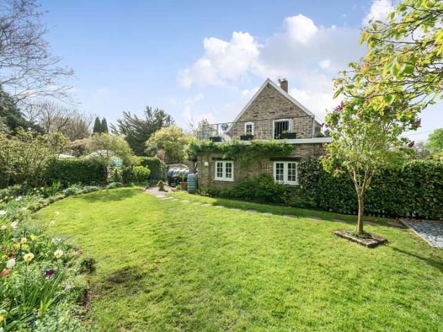3 Bedroom Cottage House