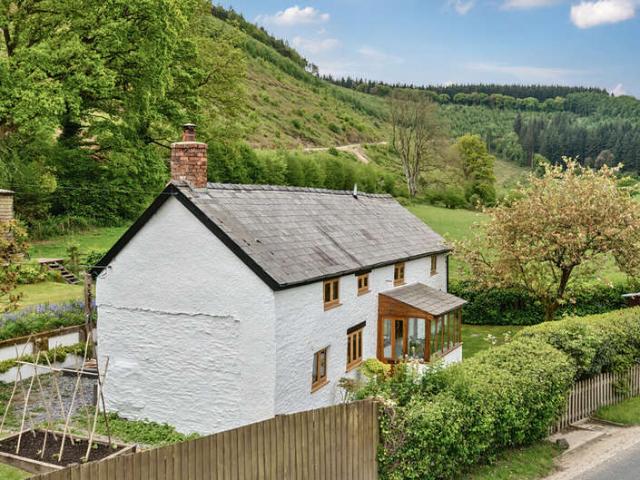 3 Bedroom Cottage House