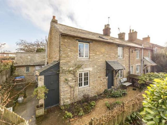 3 Bedroom Cottage House
