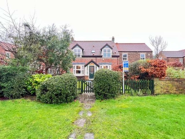 3 Bedroom Cottage House