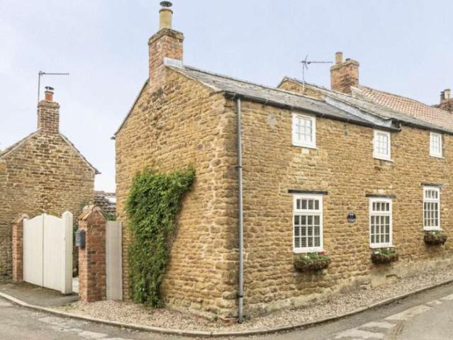 3 Bedroom Cottage House