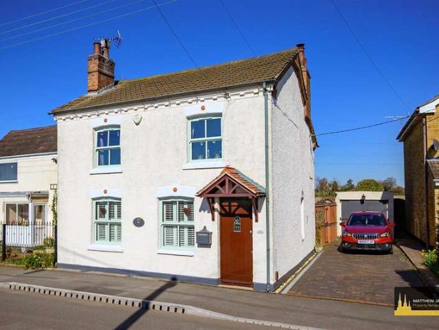 3 Bedroom Cottage House