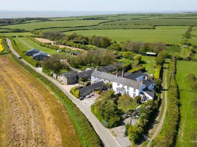 3 Bedroom Cottage House
