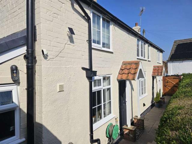 3 Bedroom Cottage House