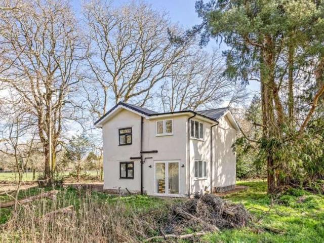 3 Bedroom Cottage House