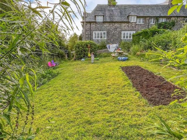 3 Bedroom Cottage House