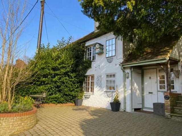 3 Bedroom Cottage House