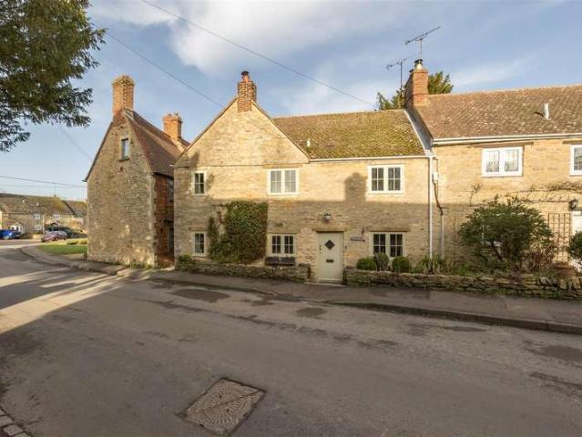 3 Bedroom Cottage House