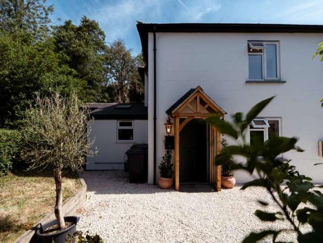 3 Bedroom Cottage House