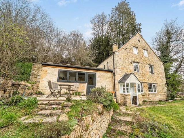 3 Bedroom Cottage House