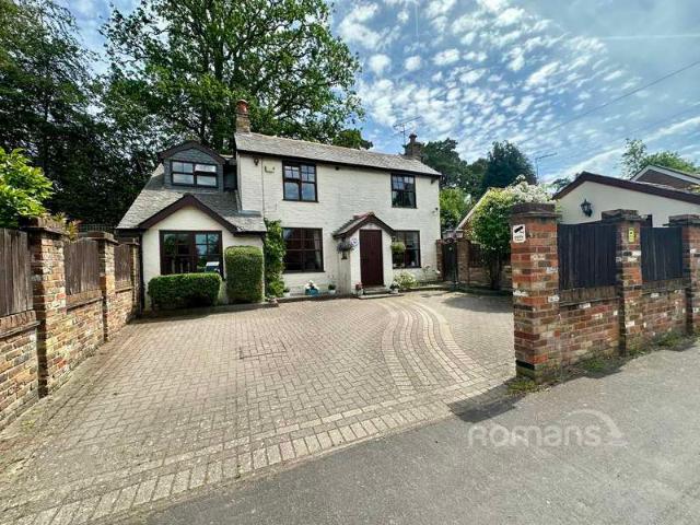 3 Bedroom Cottage House