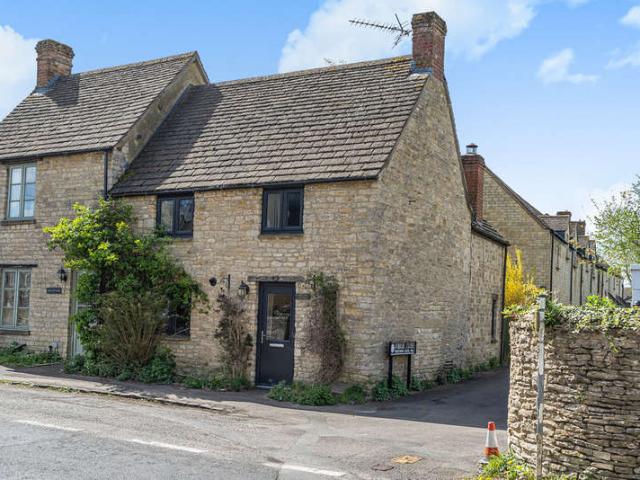 3 Bedroom Cottage House