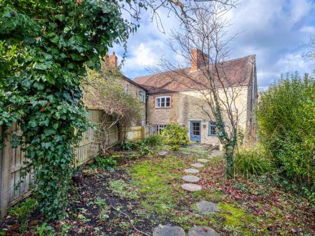 3 Bedroom Cottage House