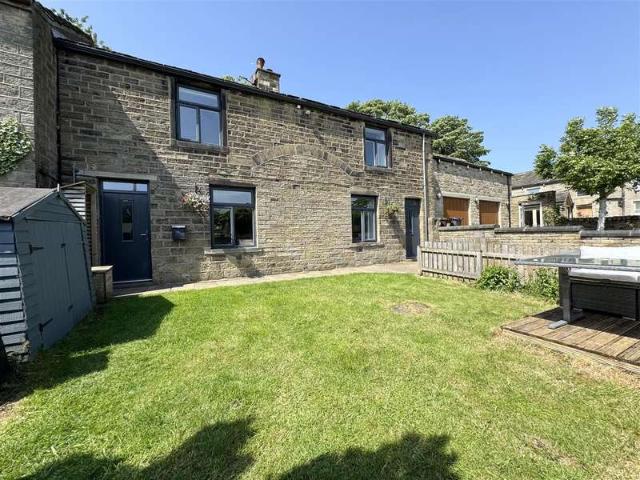 3 Bedroom Cottage House