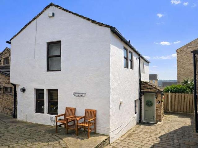 3 Bedroom Cottage House