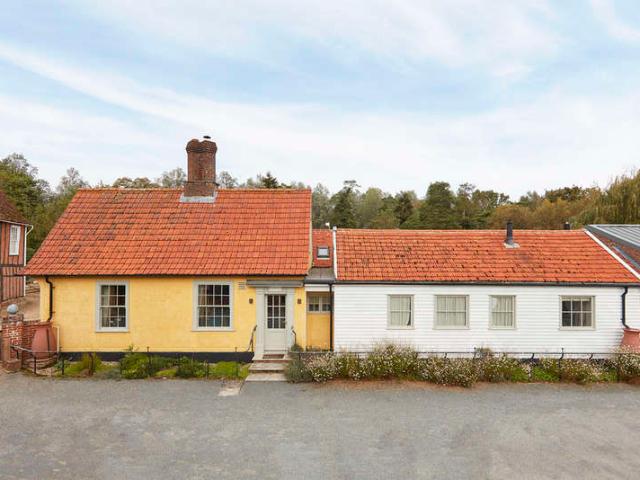 3 Bedroom Cottage House