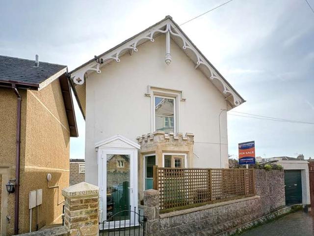 3 Bedroom Cottage House