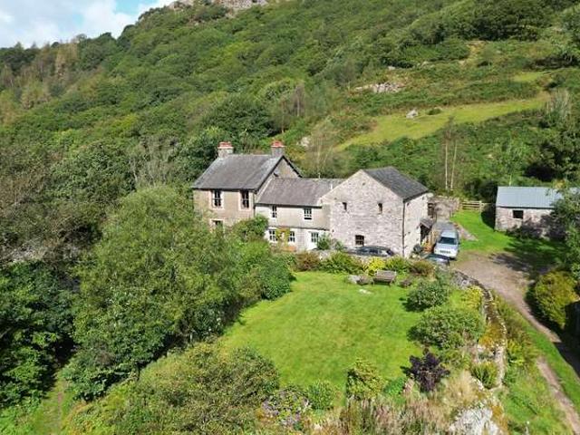 3 Bedroom Cottage House