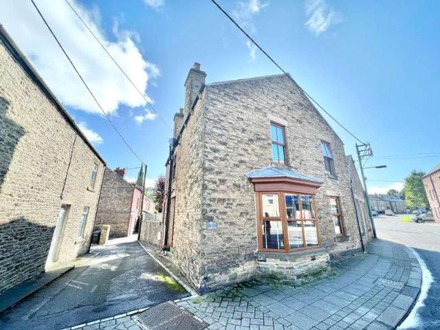 3 Bedroom Cottage House