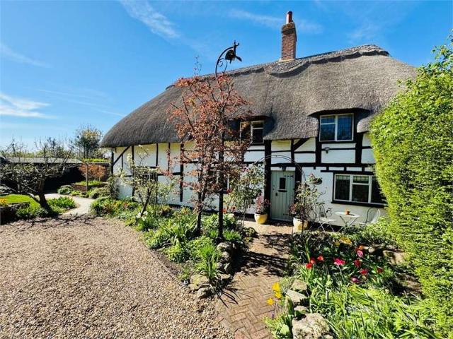 3 Bedroom Cottage House