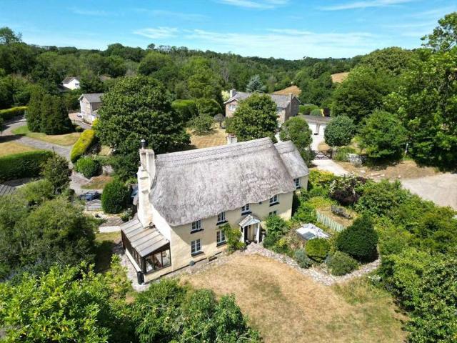 3 Bedroom Cottage House