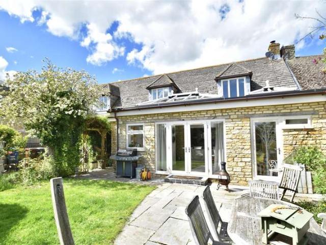 3 Bedroom Cottage House