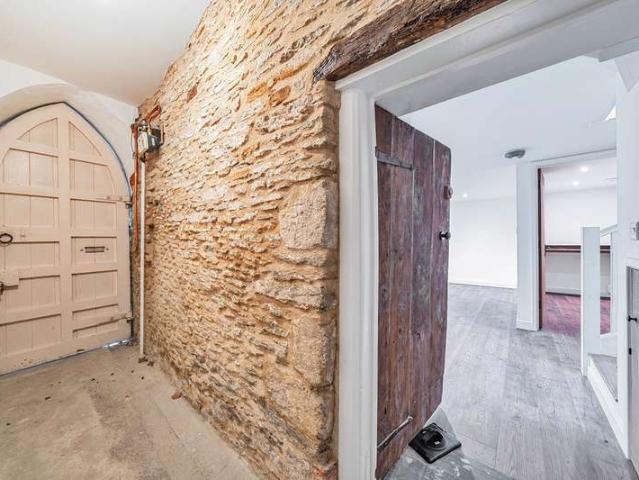 3 Bedroom Cottage House