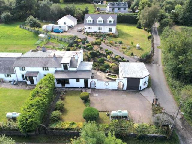 3 Bedroom Cottage House