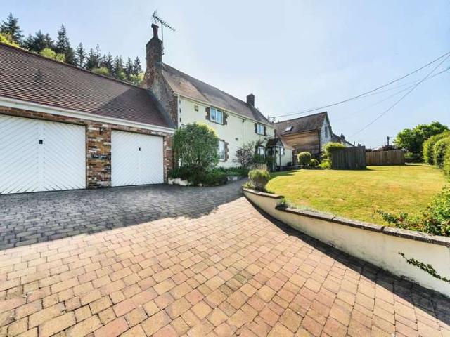 3 Bedroom Cottage House