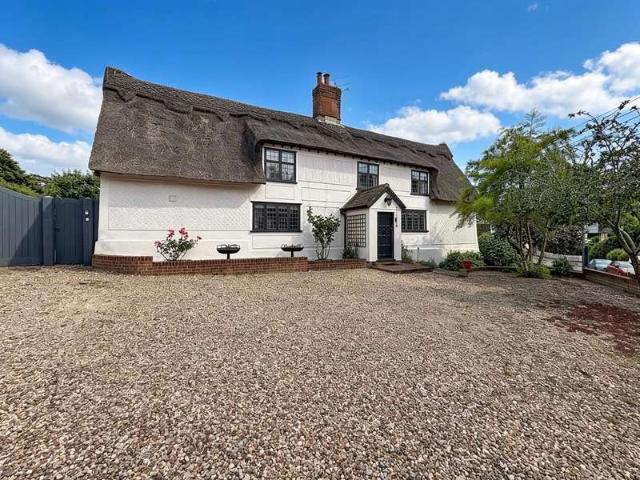 3 Bedroom Cottage House
