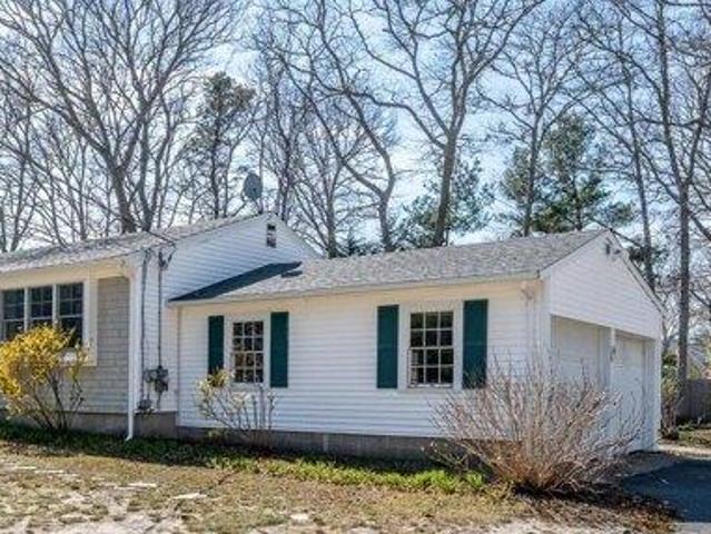 3 bedroom, Cotuit MA 02635 102592238